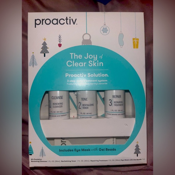 Proactiv | Skincare | New Proactiv Solution Holiday Skincare Set 3 Fl ...